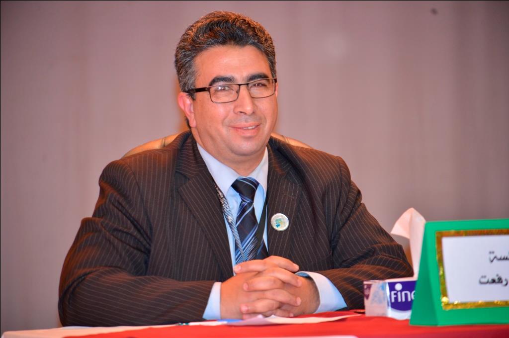 Dr. Prof. Ibrahim Refaat… Vicedecano De Educación Y Asuntos ...